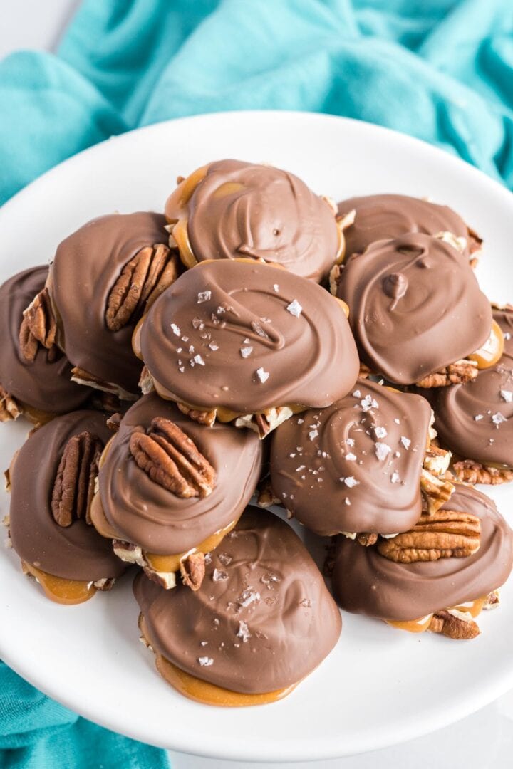 Chocolate Pecan Turtle Clusters - Tastes of Homemade