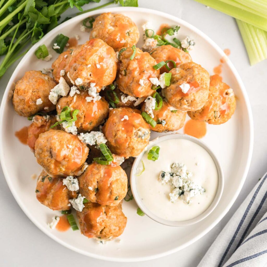 Buffalo Chicken Totchos (Tater Tot Nachos) - Tastes of Homemade