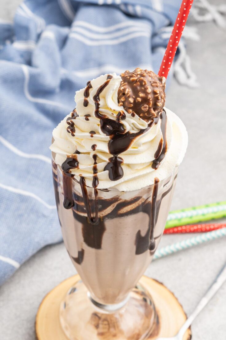Ferrero Rocher Milkshake - Tastes of Homemade
