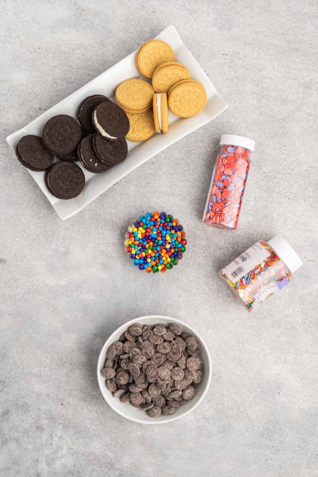 Chocolate Covered Oreos (Oreo Pops) - Tastes of Homemade