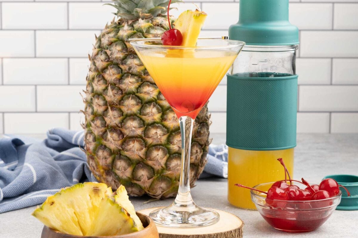 12 Refreshing Martinis for Hot Summer Days - Tastes of Homemade